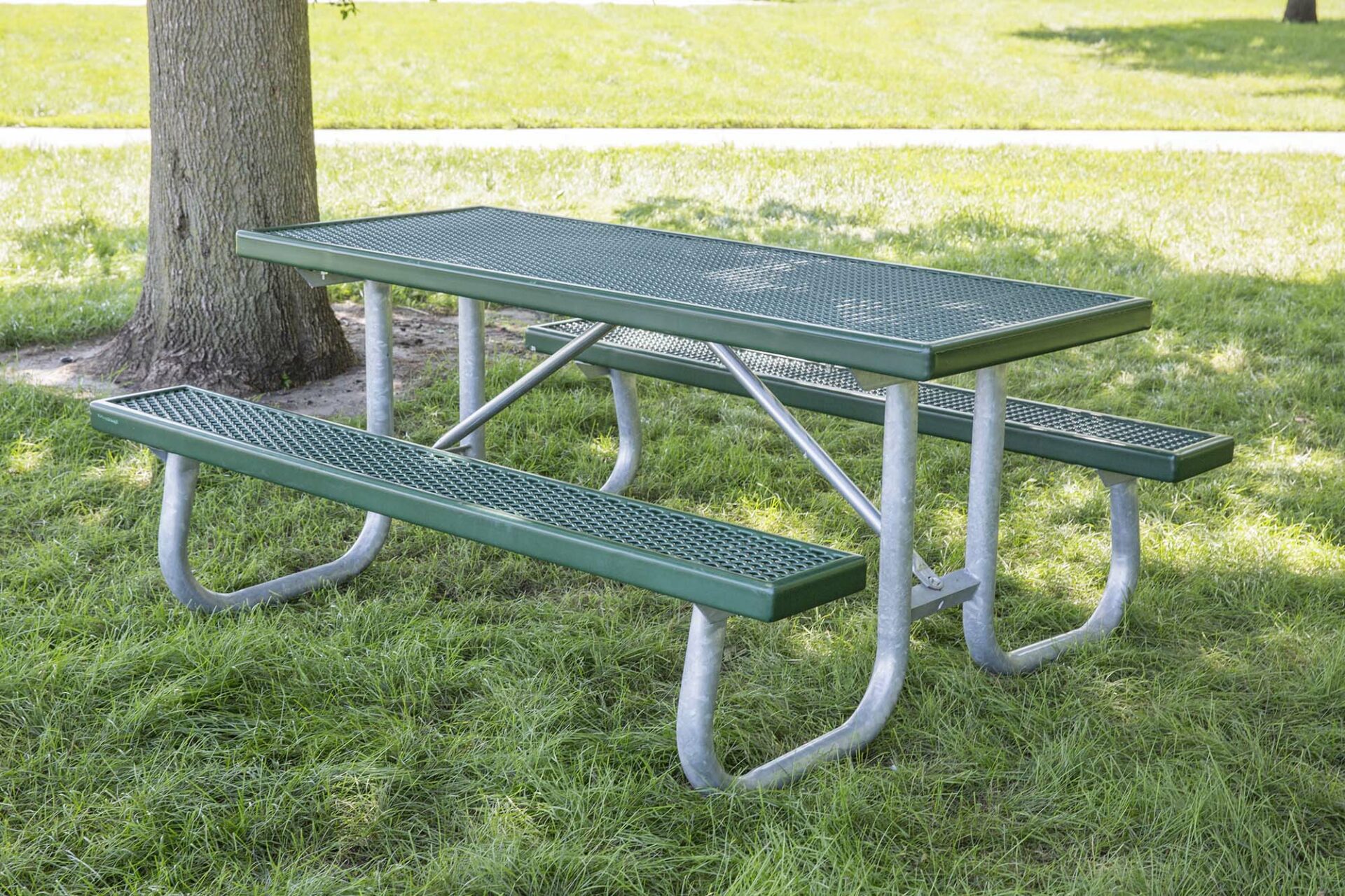 Choosing the Right Commercial Picnic Tables for Your Municipal Park ...